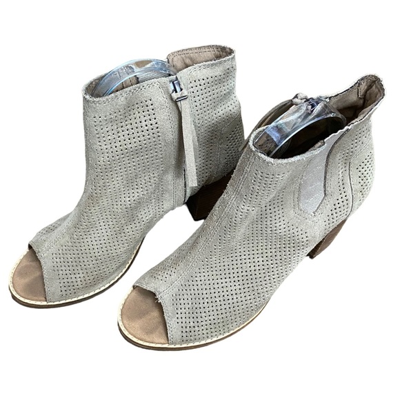 Toms | Shoes | 25 Toms Majorca Peep Toe Side Zip Chunky Heel Booties ...